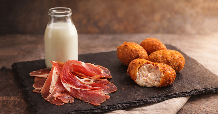 Croquetas de jamón ibérico de bellota con leche de oveja, atún rojo ...